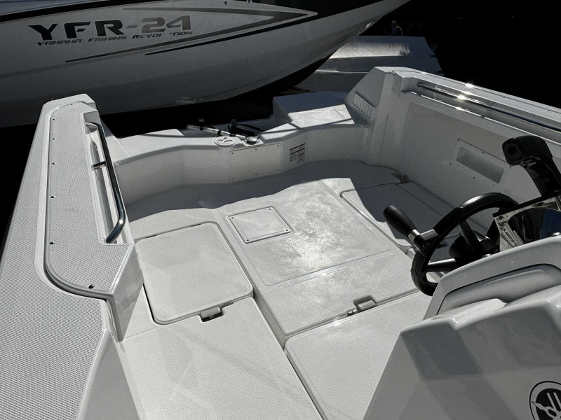 新艇情報 ヤマハ YFR-24 EX FSR 和歌山の海で大人気のYFR24が入荷しました！艤装など何なりとお問い合わせください。 | 中古艇・新艇・販売店検索 ボートワールド